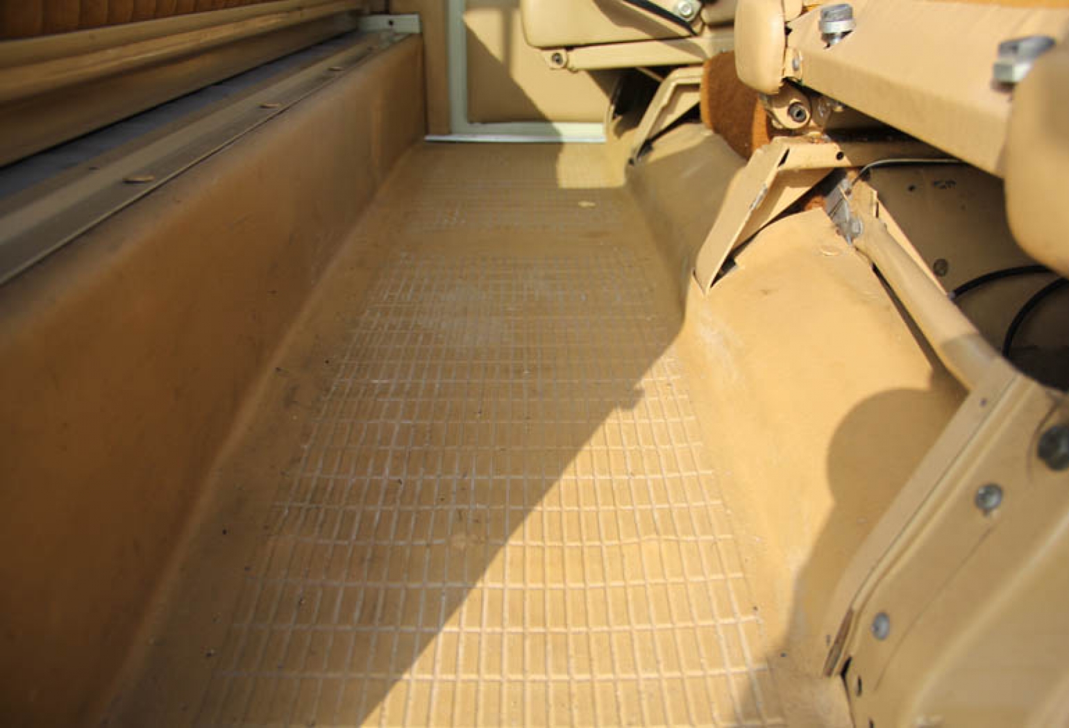 1978 Range Rover 3.5 Sahara Dust – Auric Classic Cars