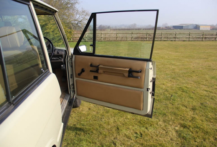 1978 Range Rover 3.5 Sahara Dust – Auric Classic Cars