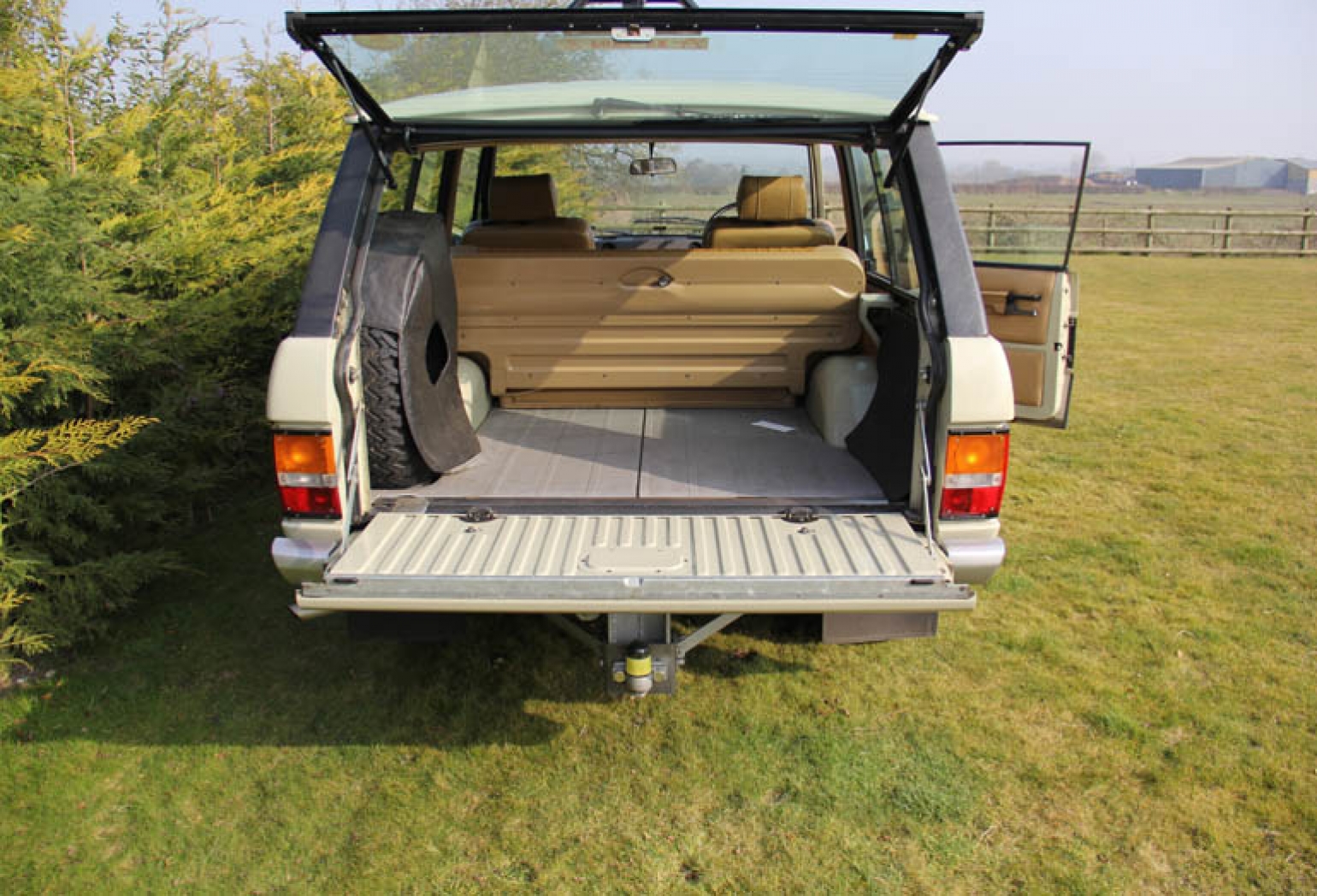 1978 Range Rover 3.5 Sahara Dust – Auric Classic Cars