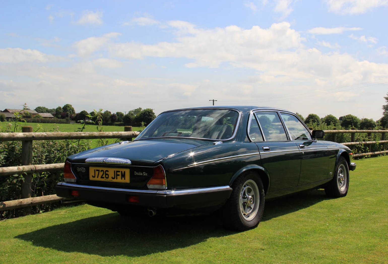1992 Daimler Double Six – Auric Classic Cars